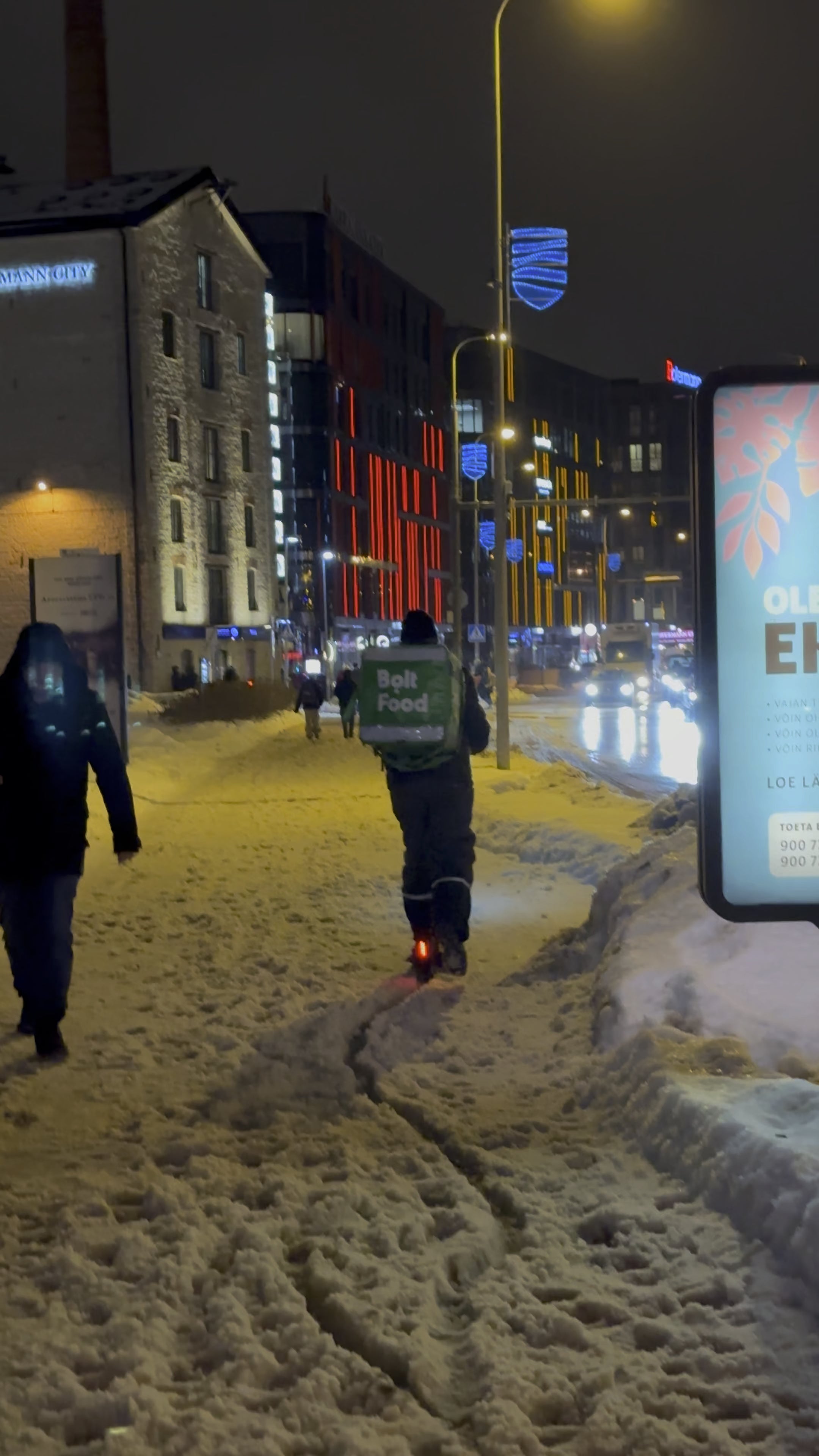 Don’t you worry, your ice cream will be right there. Bolt Food courier ...