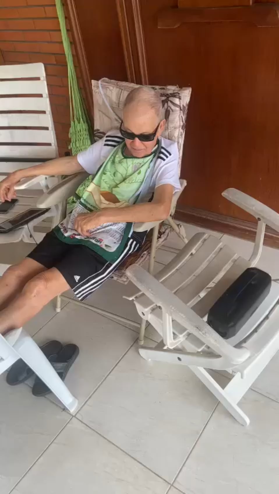 My 90yo grandpa doesn't understand a lick of Swedish or even English ...